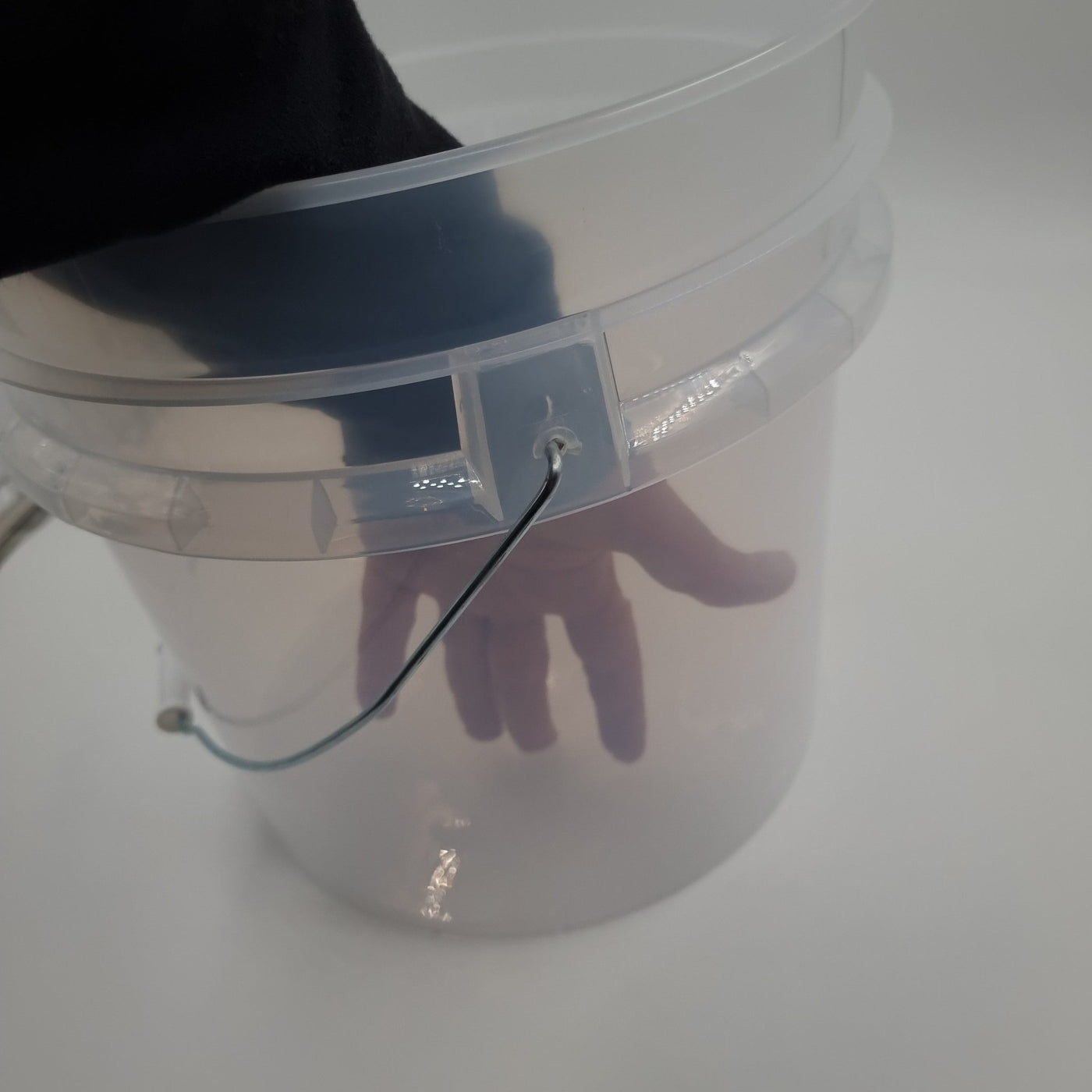 Rockcar Clear Car Wash Bucket with Black Dirt Trap – 17L Scratch ...